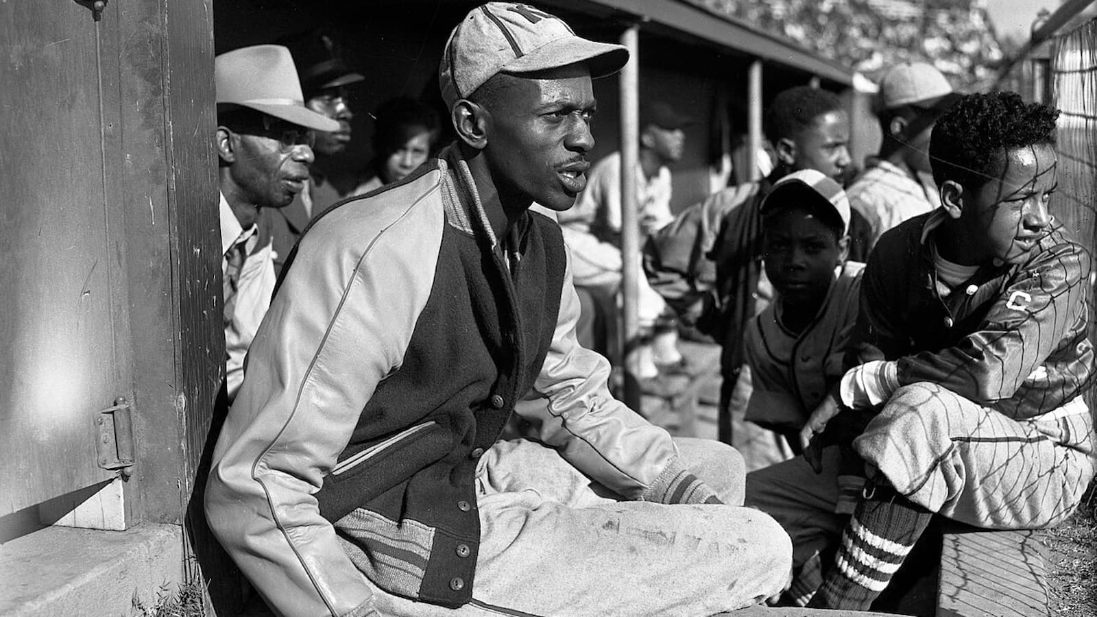 Who is the oldest player in MLB history? - New Baseball Media